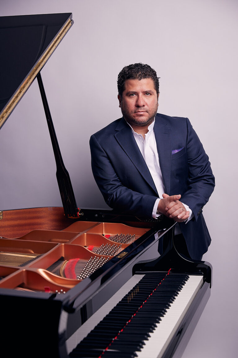 Biography - Eduardo Rojas